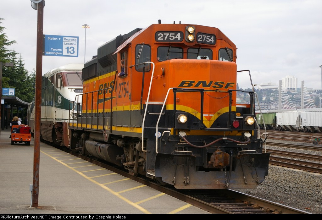 BNSF 2754 ON AMTRAK CASCADE TRAIN 500